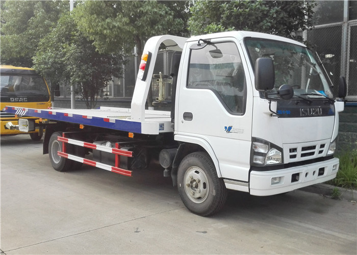 ISUZU 4x2 Small Tow Truck , 6 Wheels 3 Ton Flatbed Wrecker Truck For ...